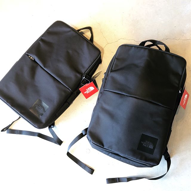 THE NORTH FACE/SHUTTLE DAYPACK】.都会的で機能美を追求した「shuttle」シリーズ。本体表面は高い強度を誇る ...